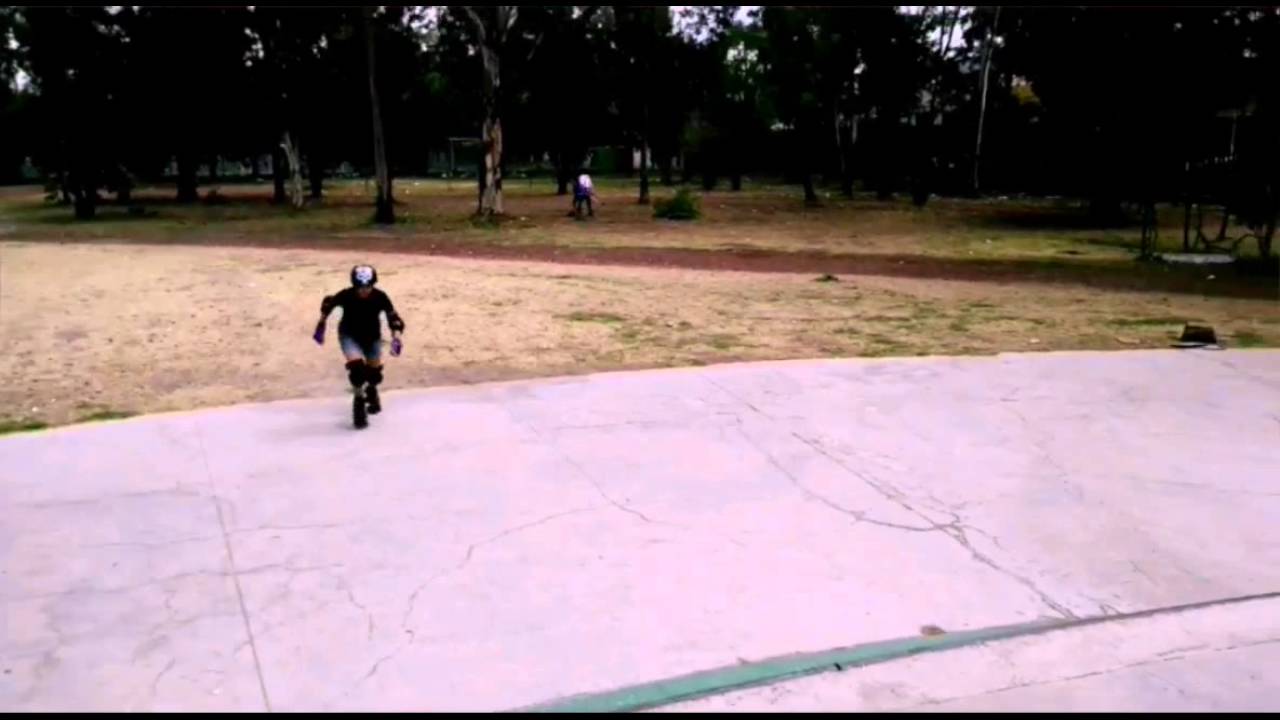 Aggressive Quad Skating - MxInBowlsDF - YouTube