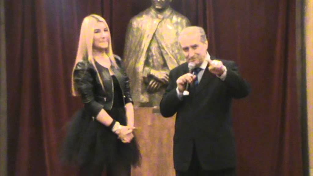 Thalida Trofin-All about that bass- Auditie Vivox - YouTube