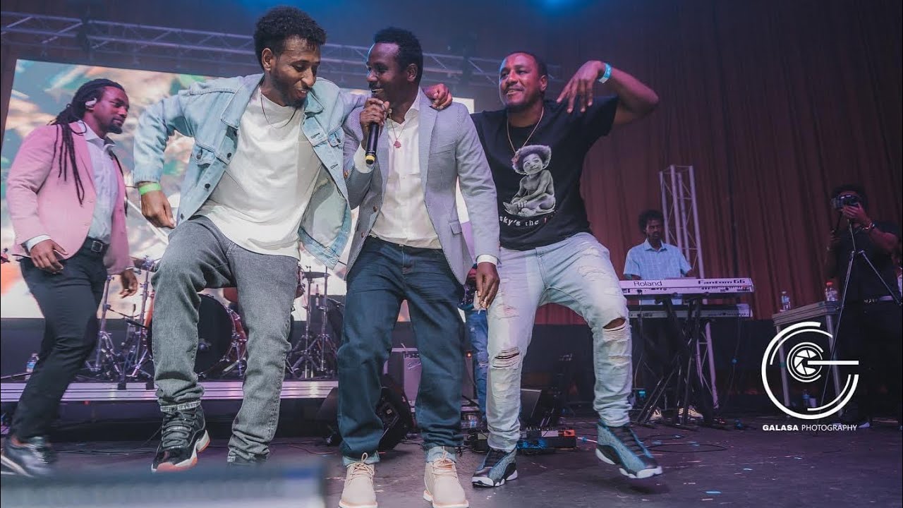 Andualem gosaa ft fayyisaa furii Siiddisaa birra live performance at ...