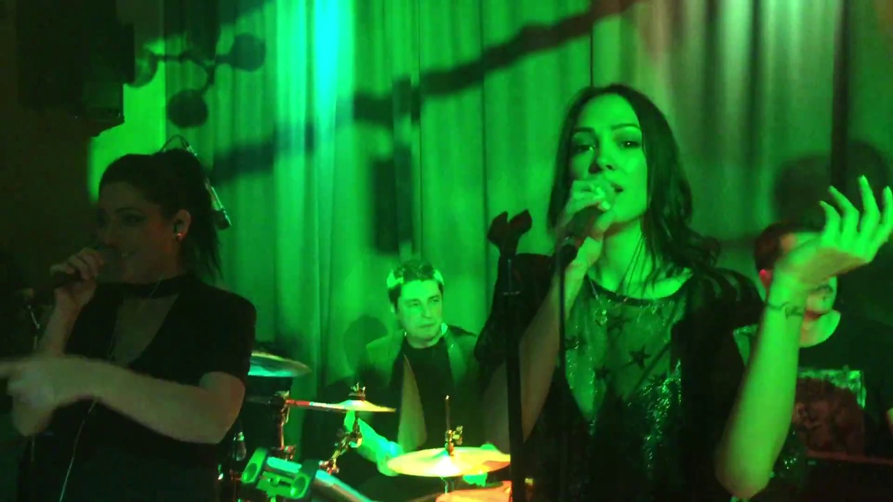 Betty Boom Live - Madan - YouTube