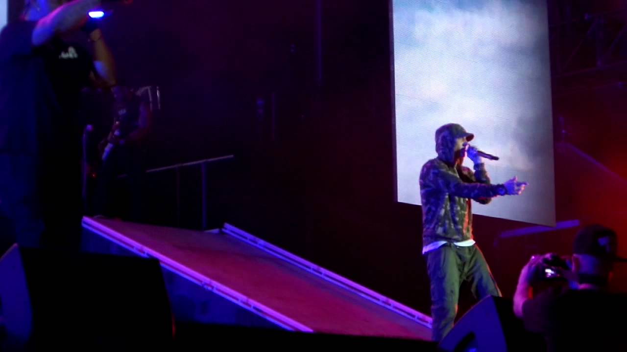 EMINEM - RAP GOD (Live In Auckland) - YouTube