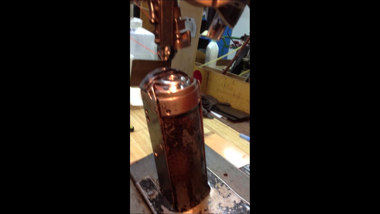 Bobbin threading the Singer 236w - YouTube