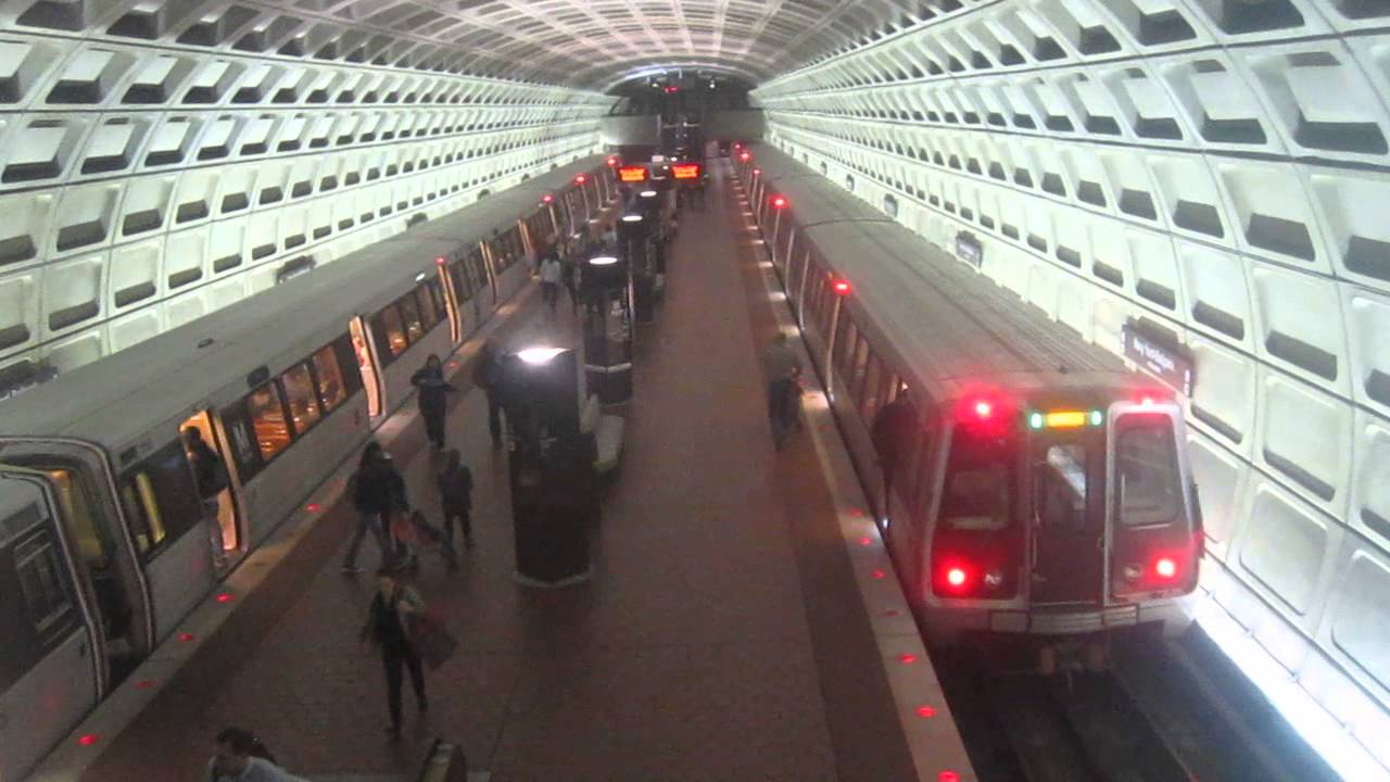DC Metro (WMATA): 2 Green line trains at Navy Yard - Ballpark - YouTube