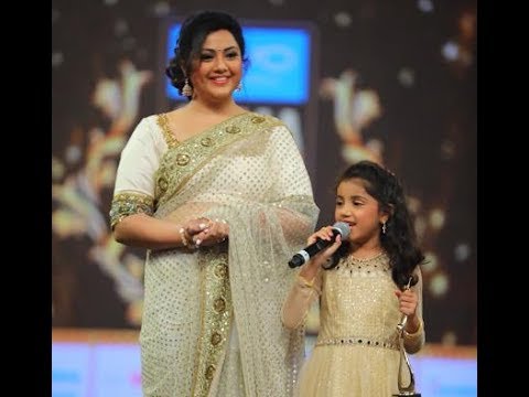 Meena with her daughter Nainika at SIIMA 2017 Latest Video - YouTube