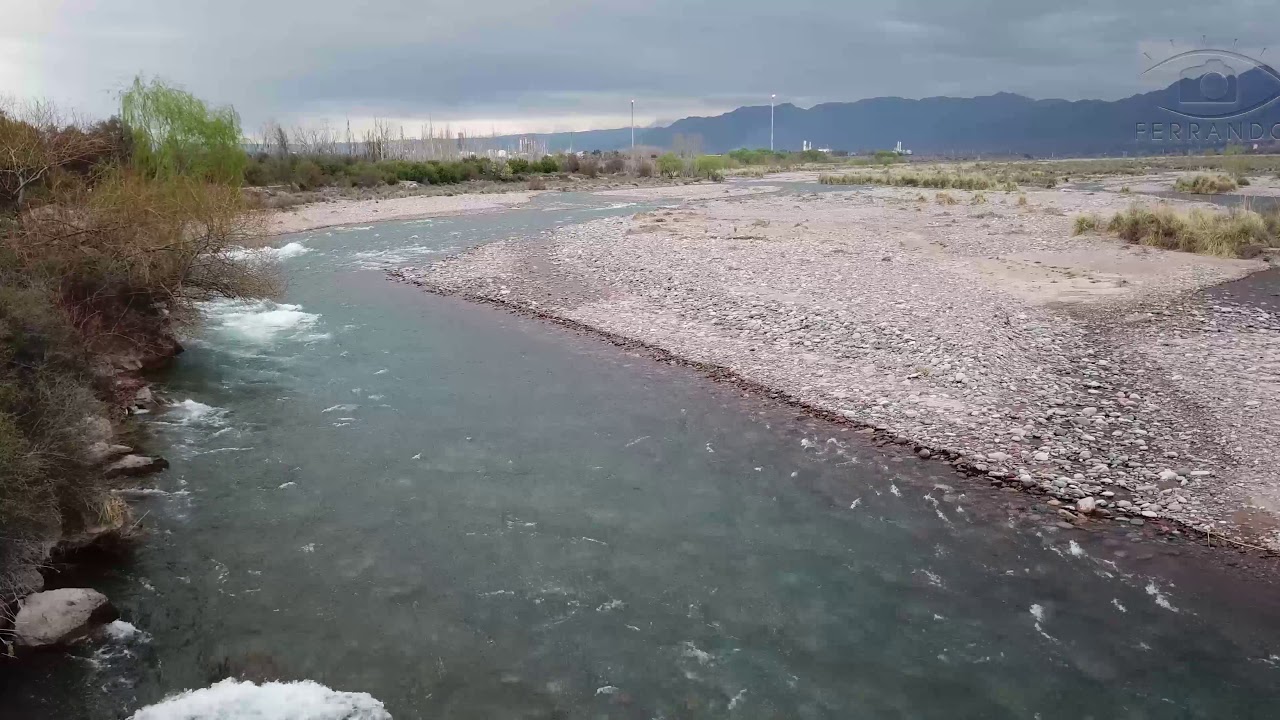 Droneando el Río Mendoza - YouTube