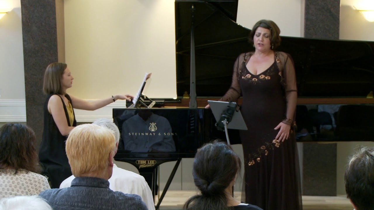 Sred shumnogo bala (Tchaikovsky) ~ Fabiana Katz, mezzo-soprano ~ Anna ...