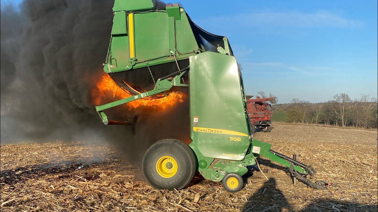 Baler goes up in flames. (Entirely burned) #farming - YouTube