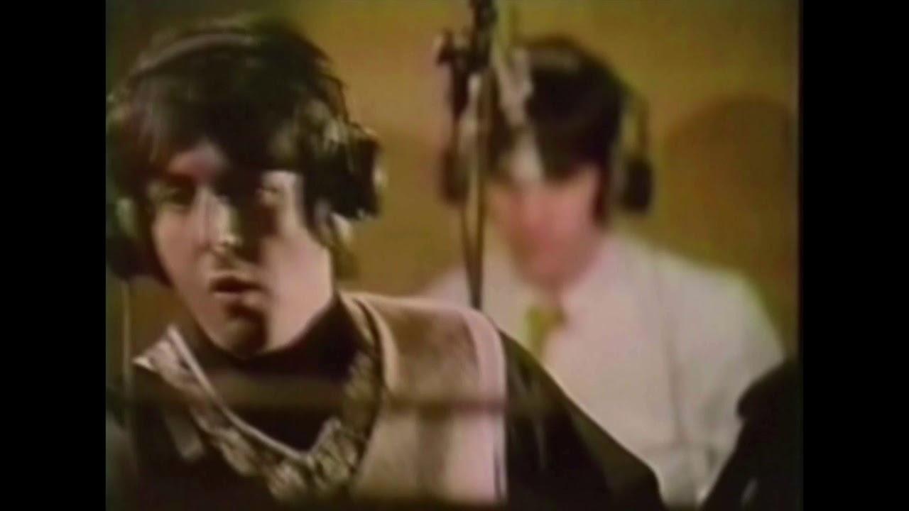 The Beatles - Hey Bulldog (1996 Promo) - YouTube