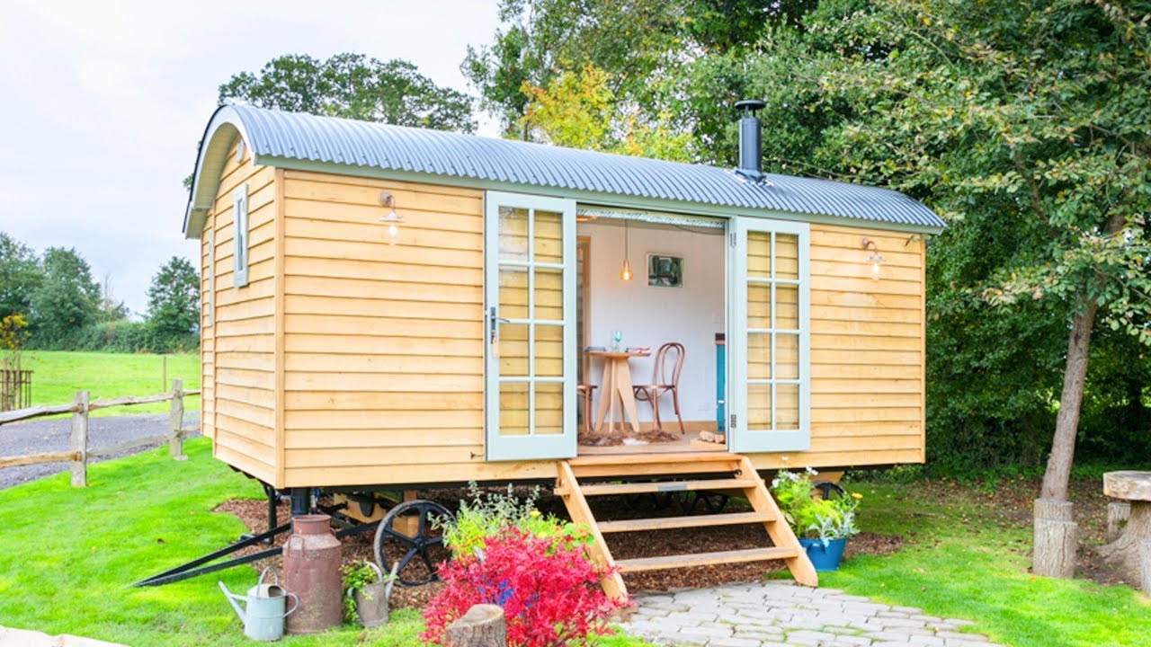 Luxury Hideaway Huts Tiny House at the Fish | Lovely Tiny House - YouTube