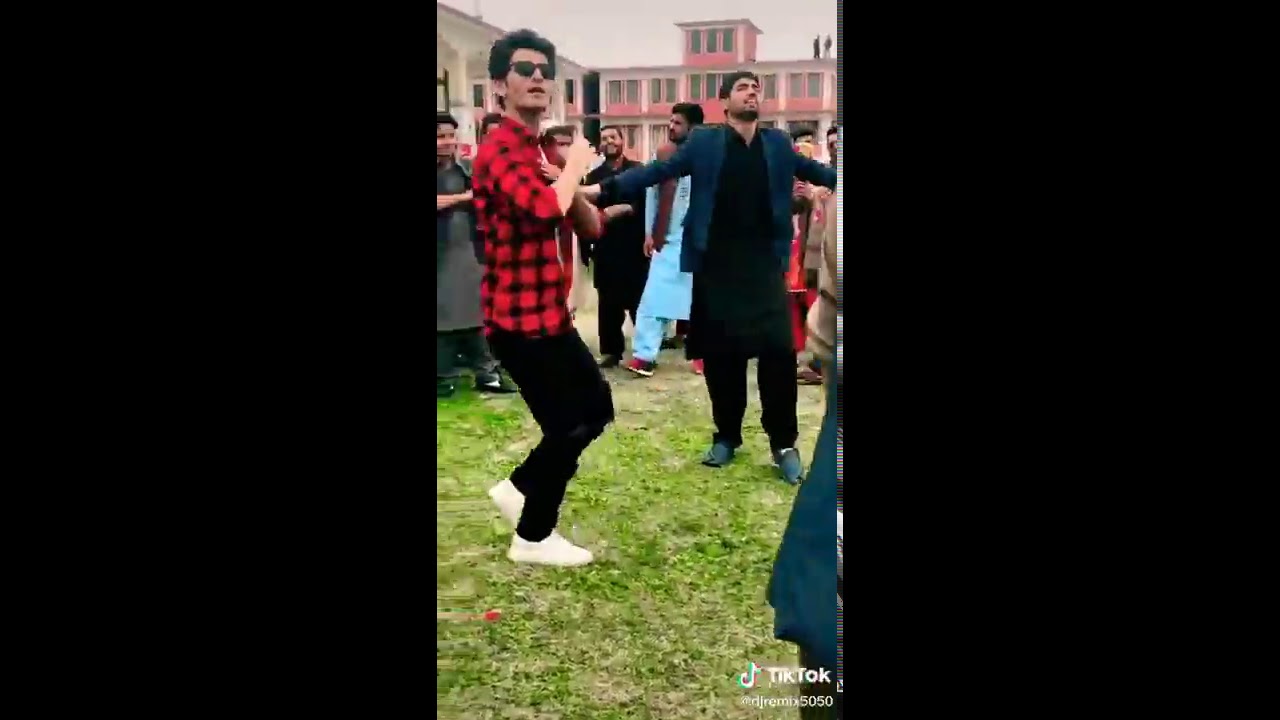 New Funny Dance video viral tik tok akh akh marr kram song raees bacha ...