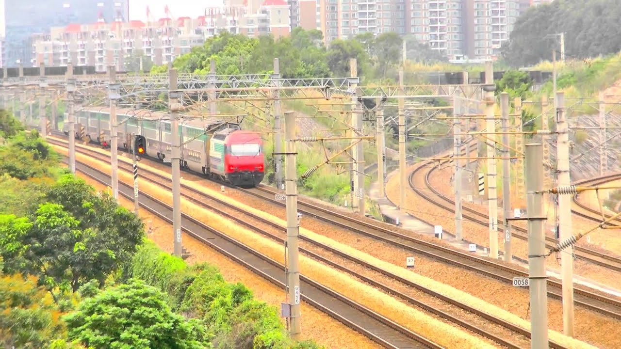 [HD] The Northbound red head Ktt Through Train Z826 (Kowloon to ...