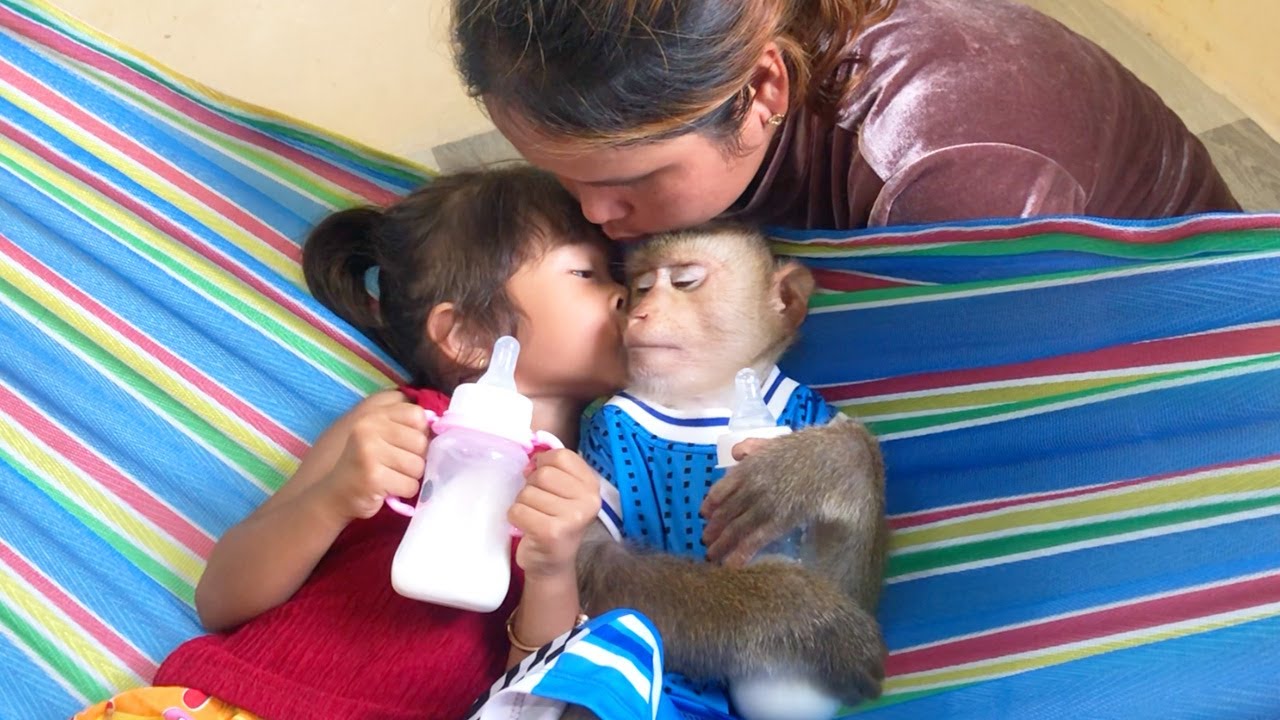 Handsome Jason Cozy Relaxed When Got Kiss Many Kiss - YouTube