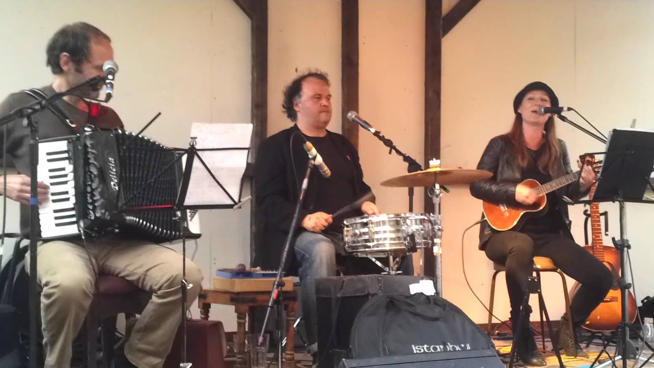 Dead Belgian performing 'Jacky'. - YouTube