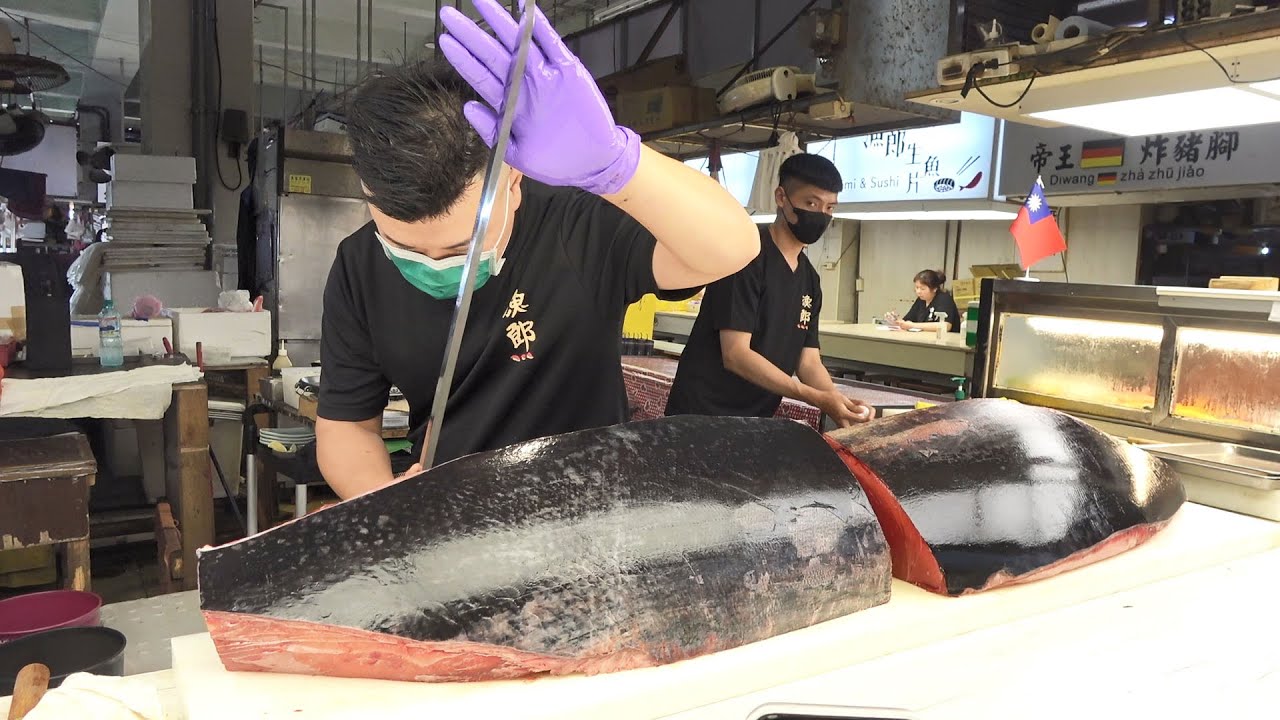 500 Pound Giant bluefin tuna cutting Master, Luxurious sashimi - YouTube