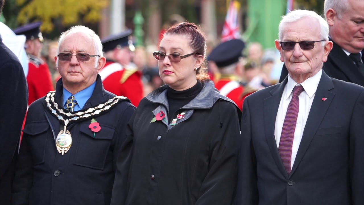 Llanelli Remembrance Day 2018 - YouTube