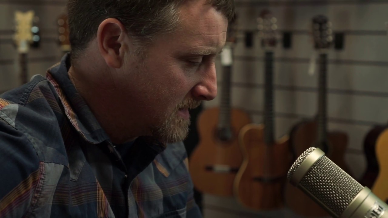 Dallas Jones plays a Taylor 524CE at Springfield Music - YouTube