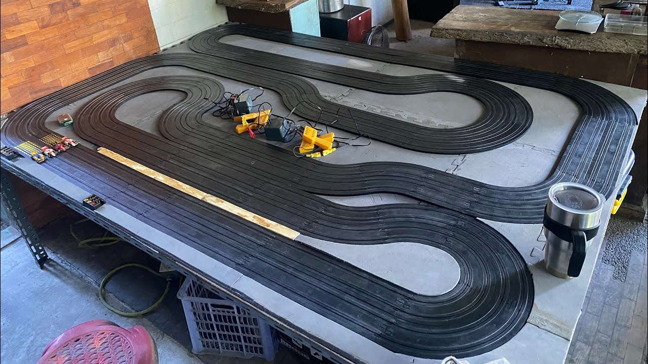1/64 Tyco slot car F1 track - YouTube