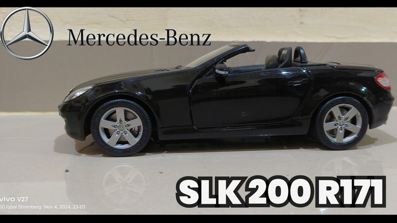 Mercedes-Benz SLK 200 R171 1/18 by Maisto - YouTube