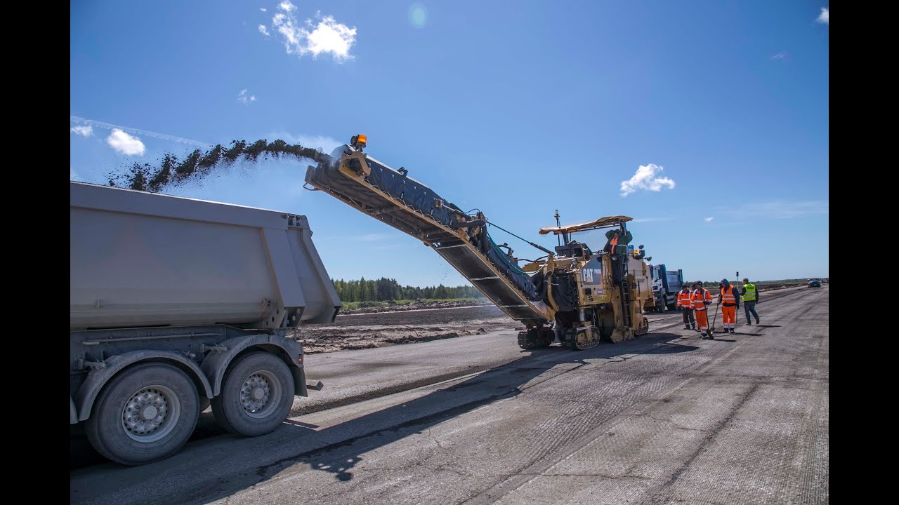 Trimble PCS900 3D MILL in Liepāja, LV - YouTube