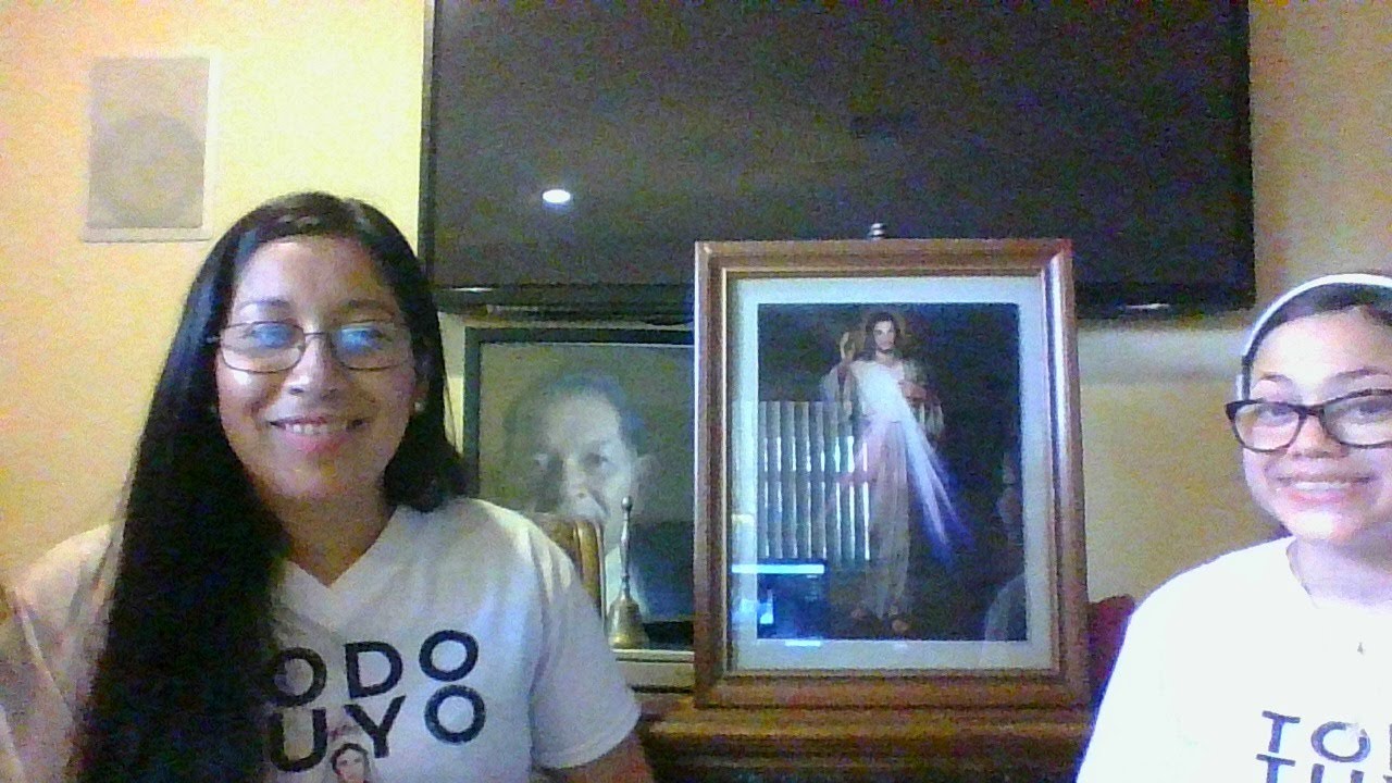 JOVEN TOTUS TUUS. CANTA LA DIVINA MISERICORDIA,Alexa Rivas. - YouTube