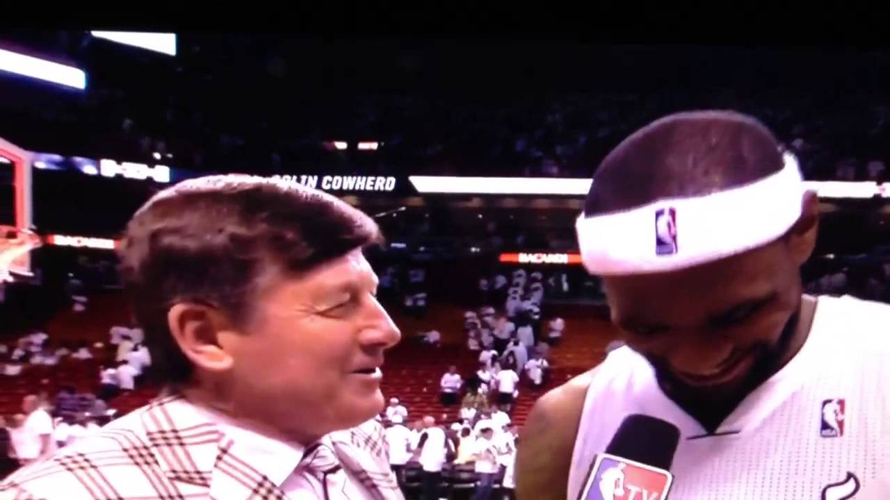 lebron james awkward tv moment - YouTube