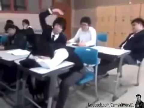 Liseliyi Çıldırtan Şaka :D