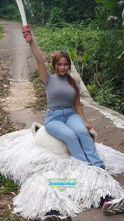 Cewek cantik berhasil menaklukkan can macanan - YouTube