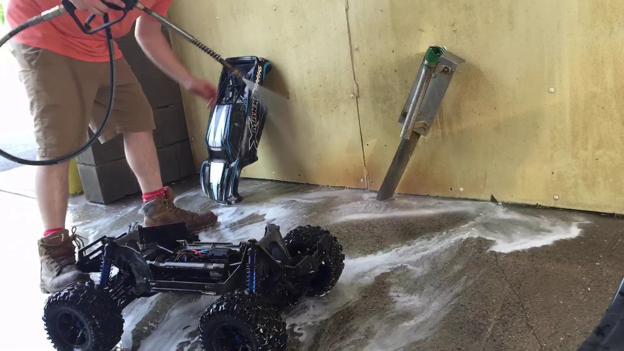 How to wash RC car. How to clean Traxxas Xmaxx, Maxx, Summit, Slash ...