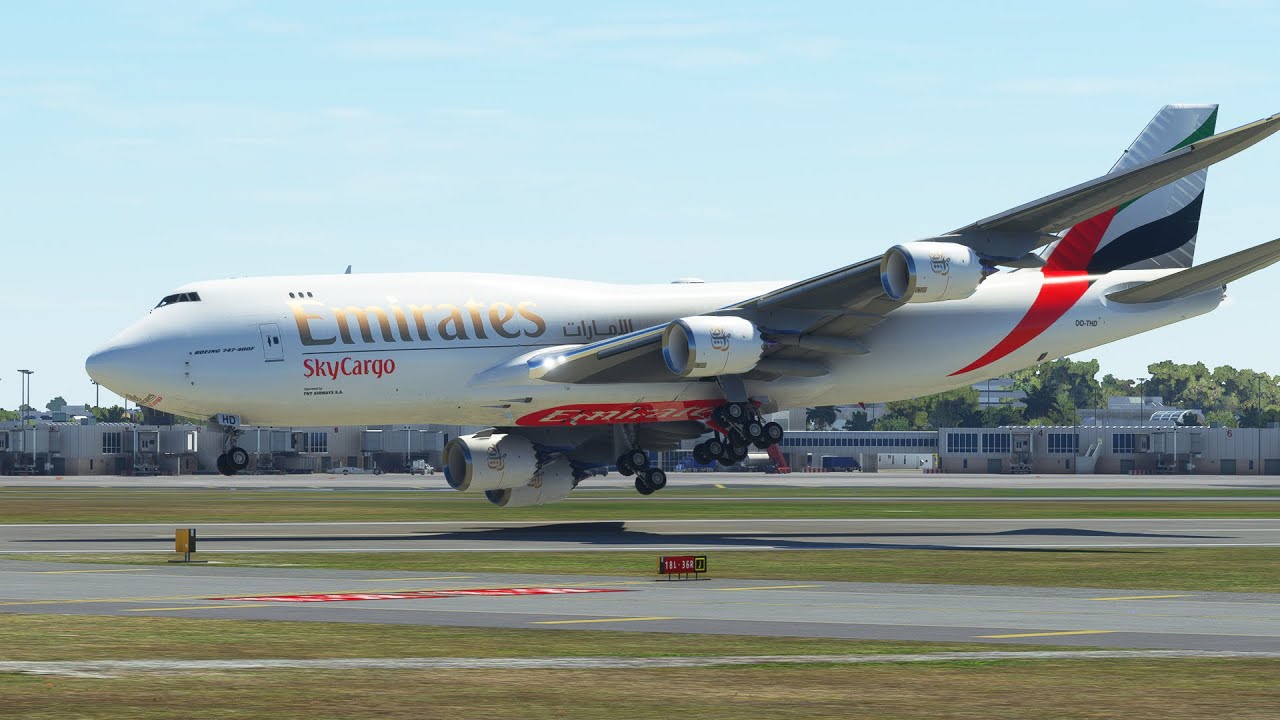 Very Low Landing Boeing 747 at Orlando International Airport MFS2020 ...