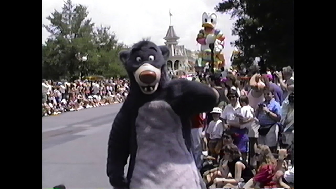 Disney World 1992 Magic Kingdom Carnival Parade - YouTube