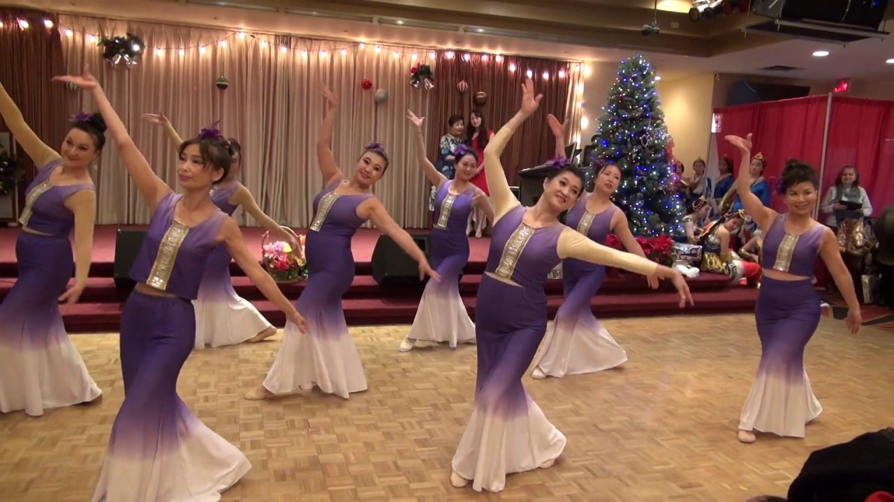 Chinese Dai Dance - South of the Colorful Clouds - YouTube