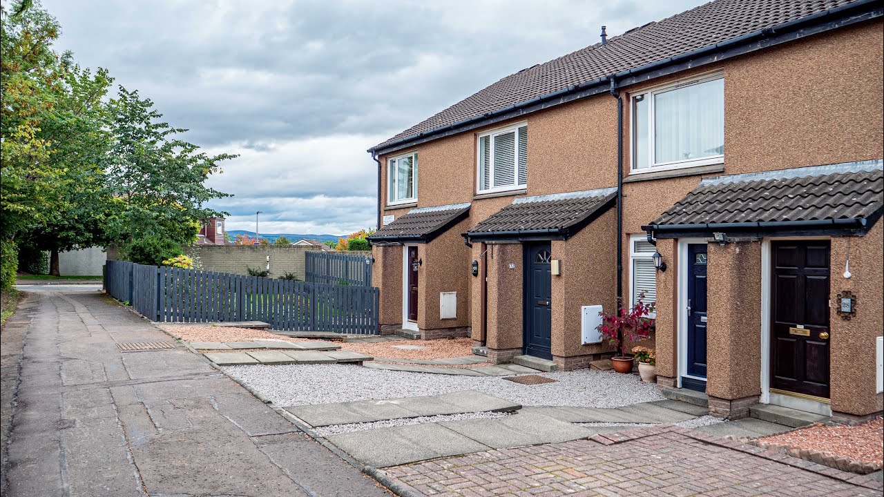 2362L Stuart Crescent, Edinburgh - YouTube