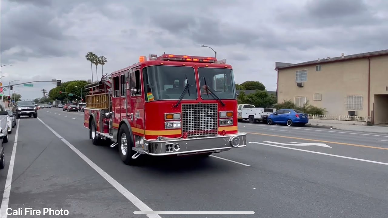 LACoFD Engine 16 Responding X2 - YouTube