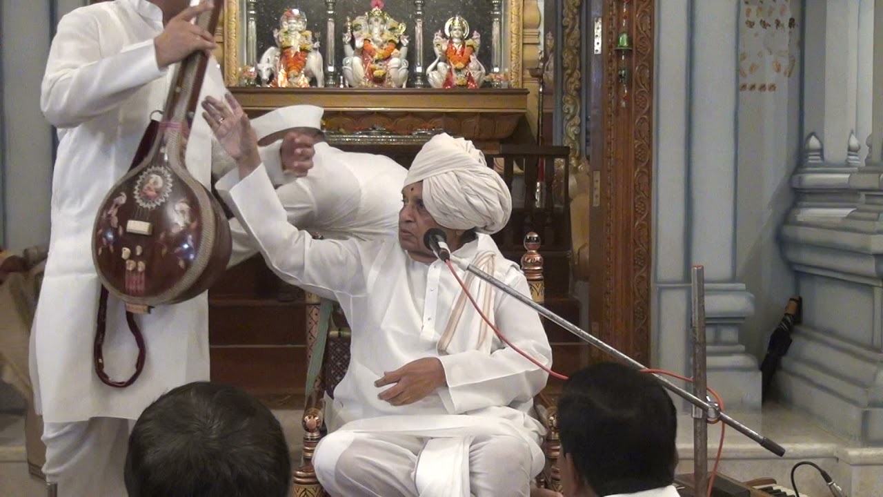 SADGURU BABA MAHARAJ SATARKAR KIRTAN - YouTube