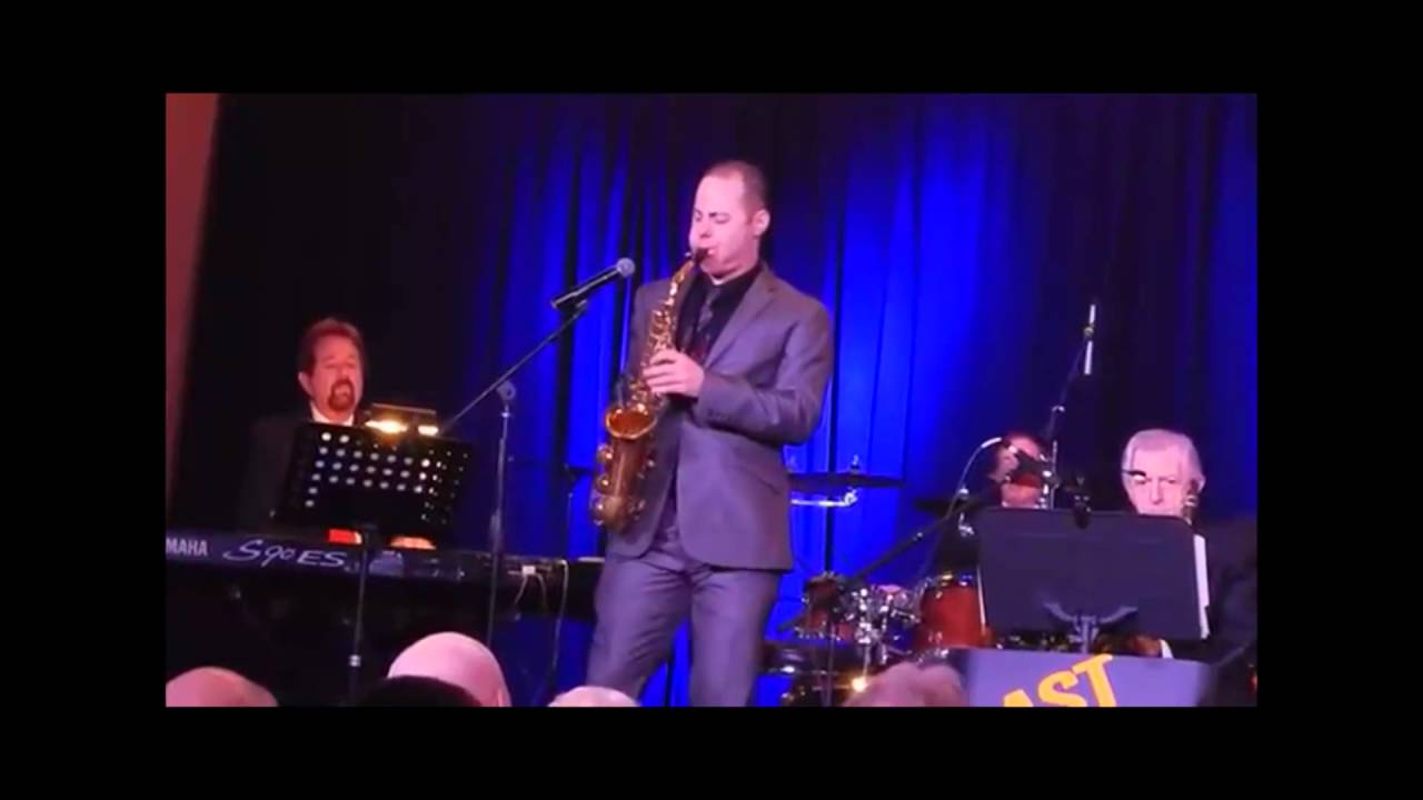 Erich Cawalla performing "I'll be Home for Christmas" with the Last Big ...