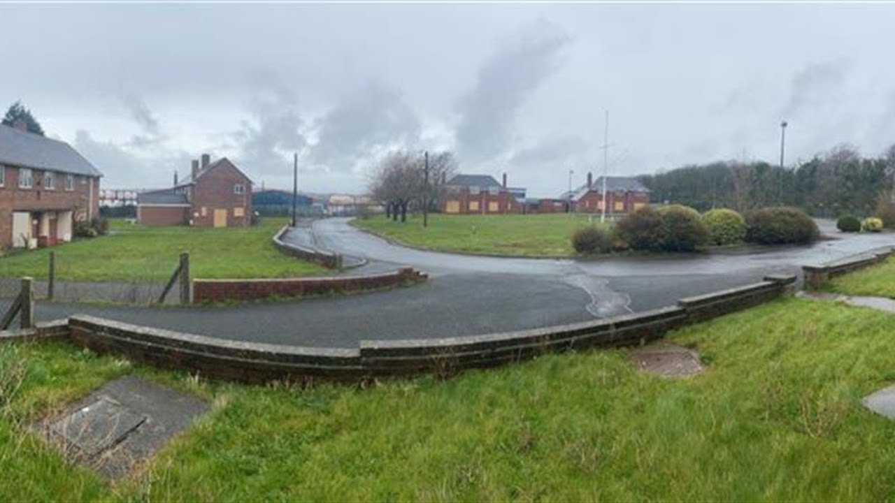 abandoned mod training base with shooting range - YouTube