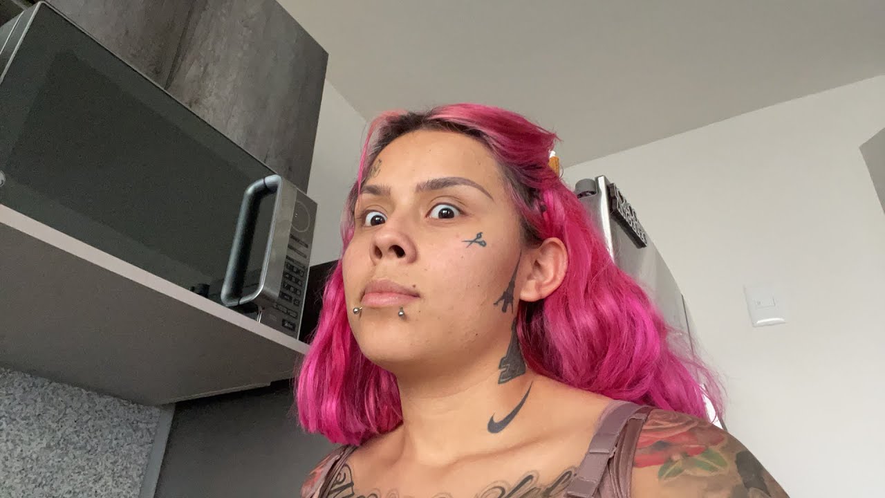 Me salió leche😝😱de una chicheE 😳 - YouTube