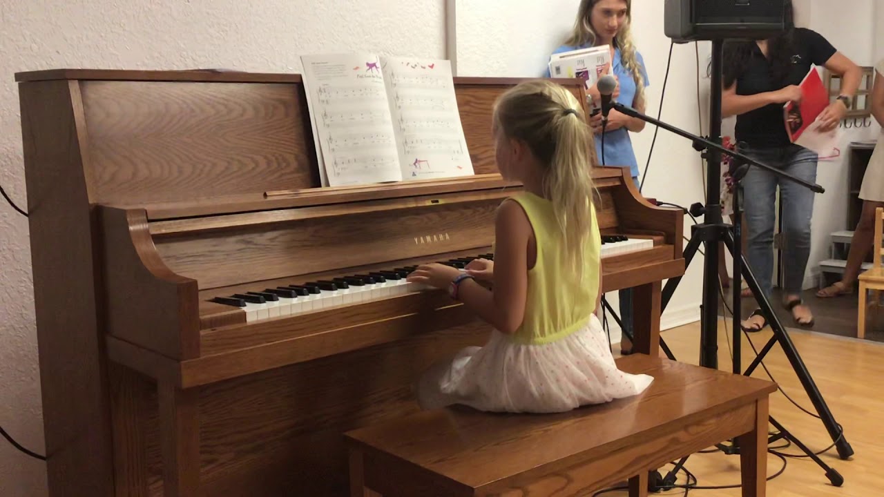Emma - Pop Goes The Weasel. House of Music recital June 2019 - YouTube