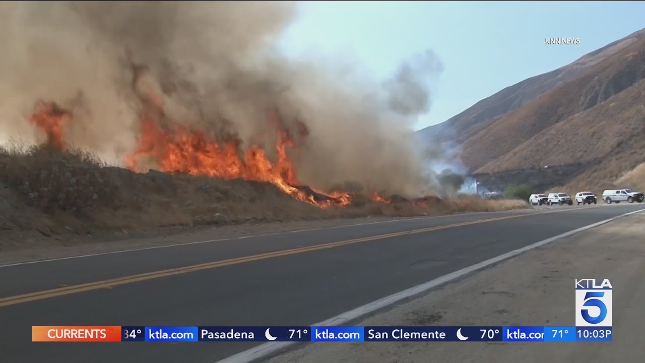 Riverside County wildfire prompts evacuation warnings - YouTube