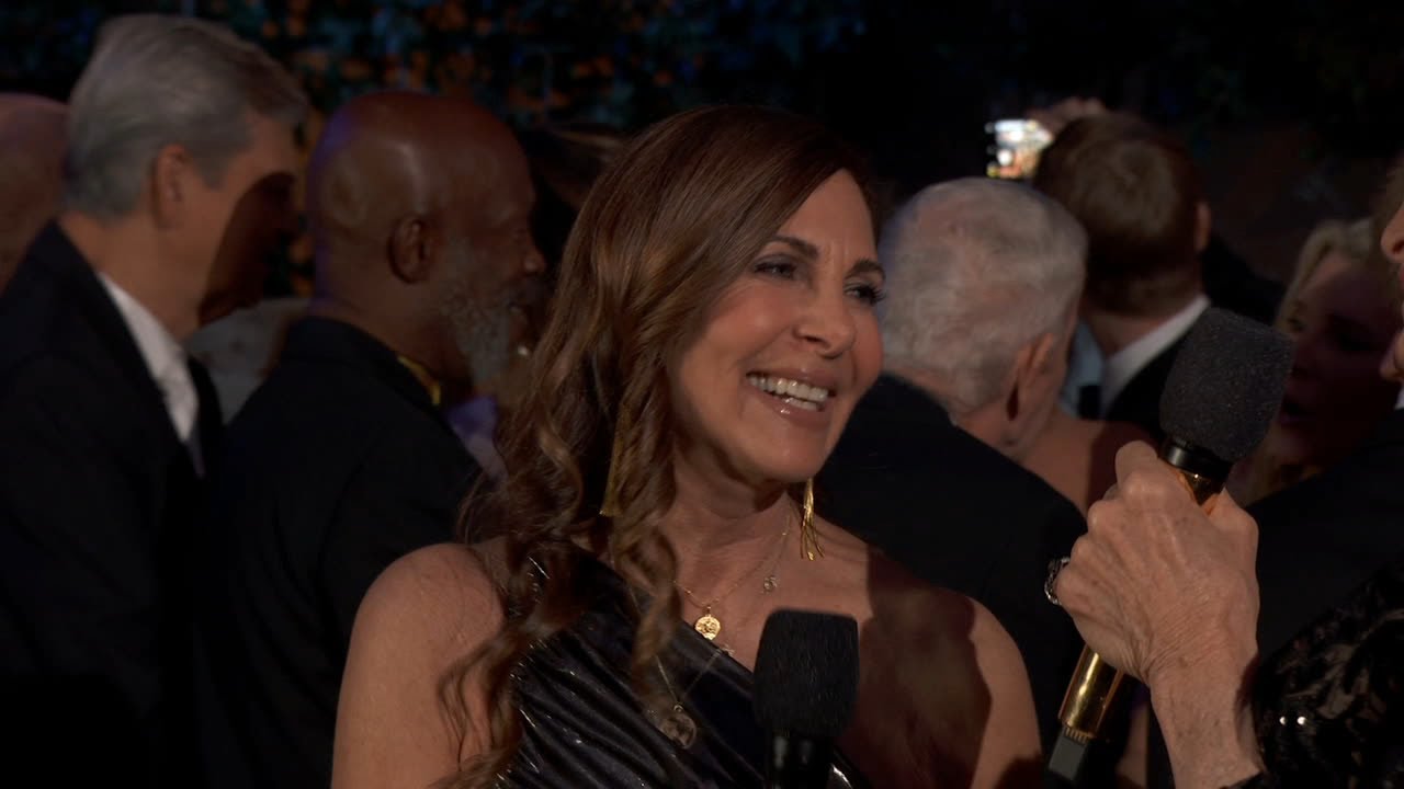 Leslie and Kathy on Celebrating Love - The Golden Bachelor - YouTube