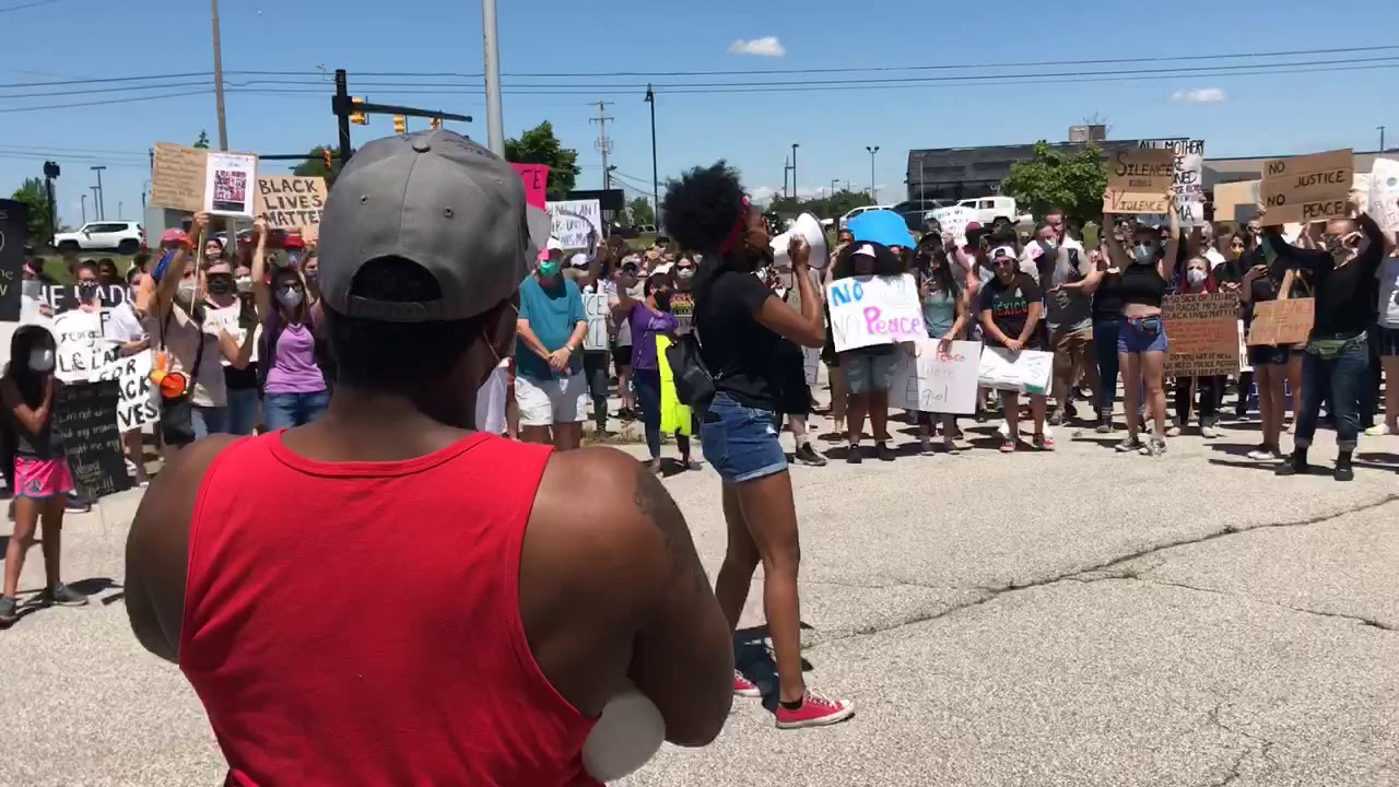 Indigo Dudley address crowd at a Black Lives Matter protest in Saginaw ...