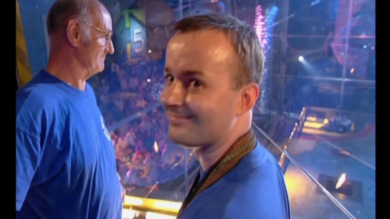 Robot Wars Series 4 Grand Final - YouTube