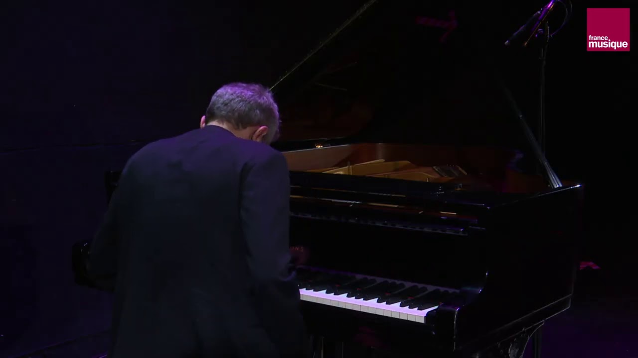 Gabriel Yared : The Lovers (L'Amant) (Maxime Zecchini) - YouTube