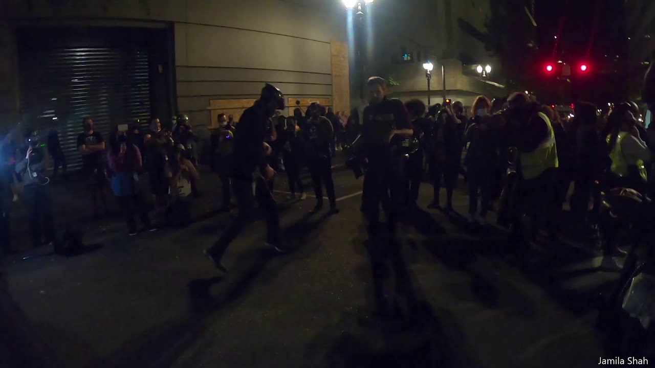 Reporters Dance During Portland Protest! - YouTube
