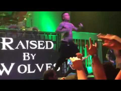Falling In Reverse - Raised By Wolves live at the Fillmore Silver ...