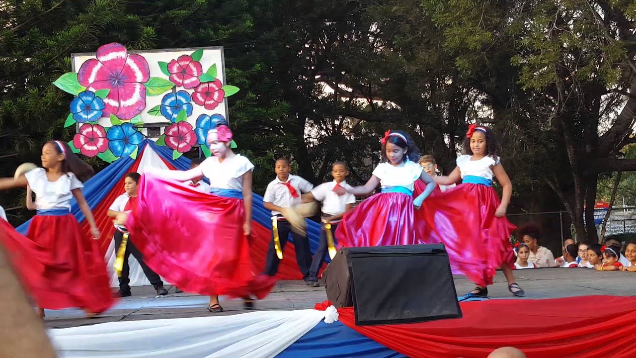El Baile de La Mangulina. Chicos y Chicas del 3er Grado de AL UCE - YouTube