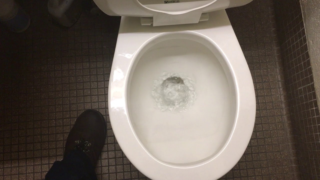 385: An early 1970's bathroom with a vintage AS toilet. - YouTube
