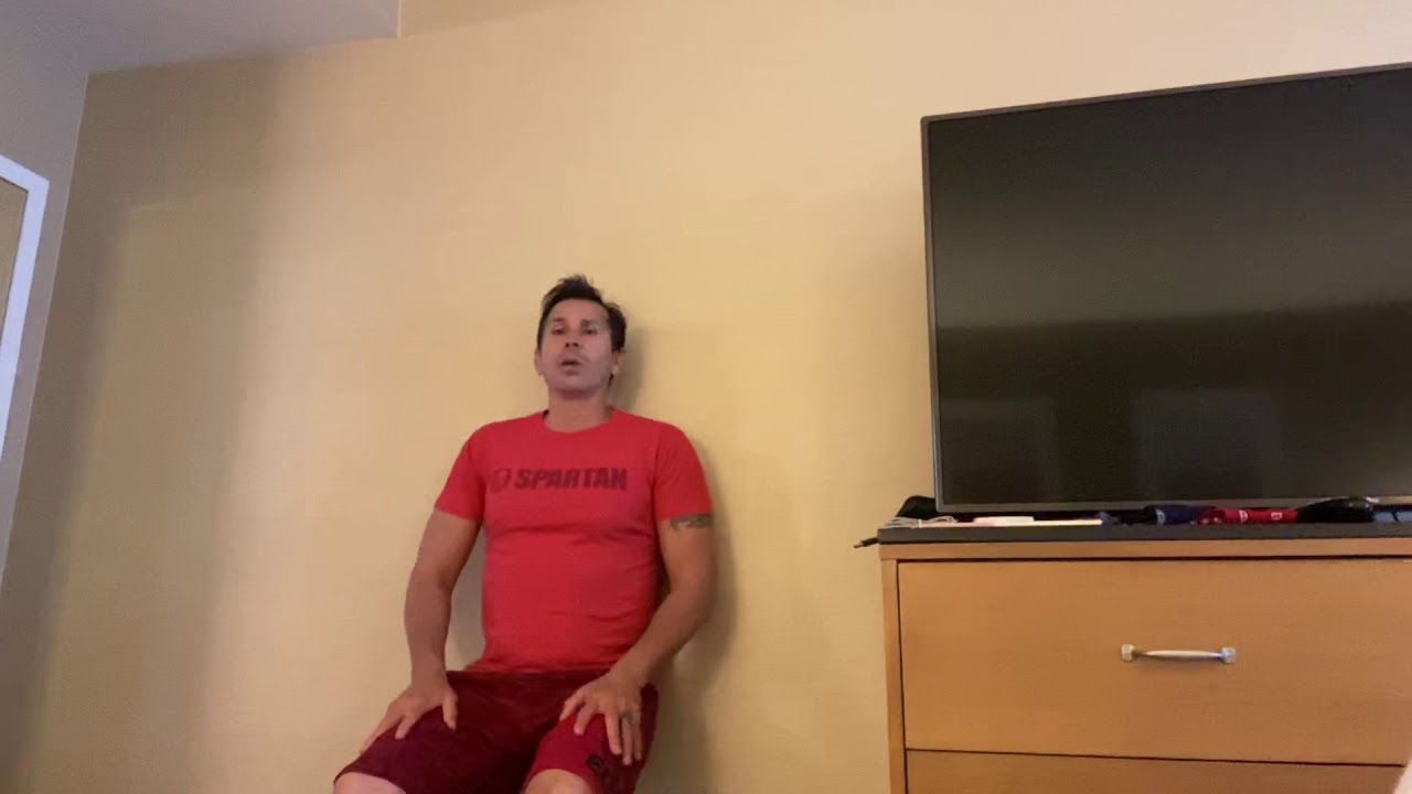 Hotel Workout - Wall Static Squat - YouTube