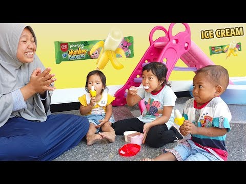 BORONG ES KRIM MONKEY BANANA BUAT AFSHEENA Children Eat Ice Cream Pinkfong Monkey Banana