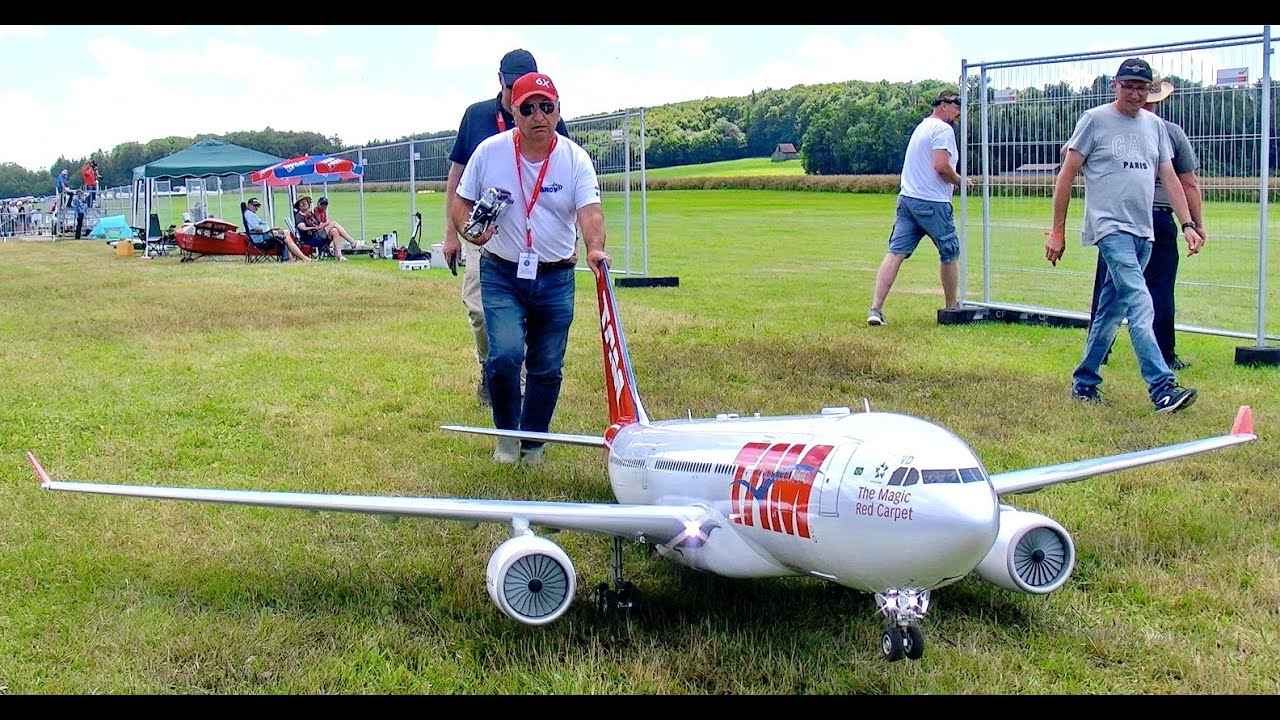 WOW !! STUNNING AND HUGE ! A-330-200 RC SCALE 1:16 MODEL TURBINE JET ...